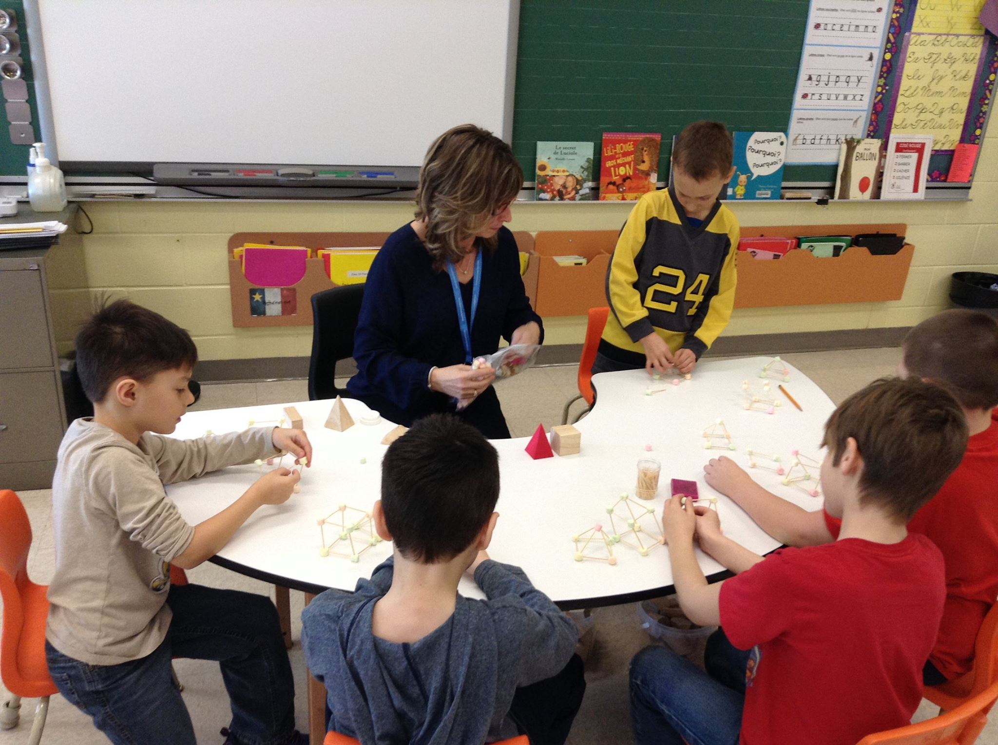 Mathématique et guimauves à L'Escale des Jeunes - District scolaire ...